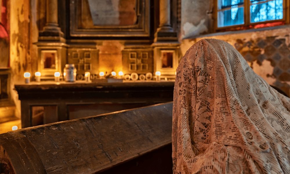 La stupéfiante (et terrifiante !) église Saint-Georges de Luková en ...